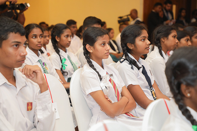 Empowering the Future: ESOFT Metro Campus Awards 1,500 UK Level 3 IT ...