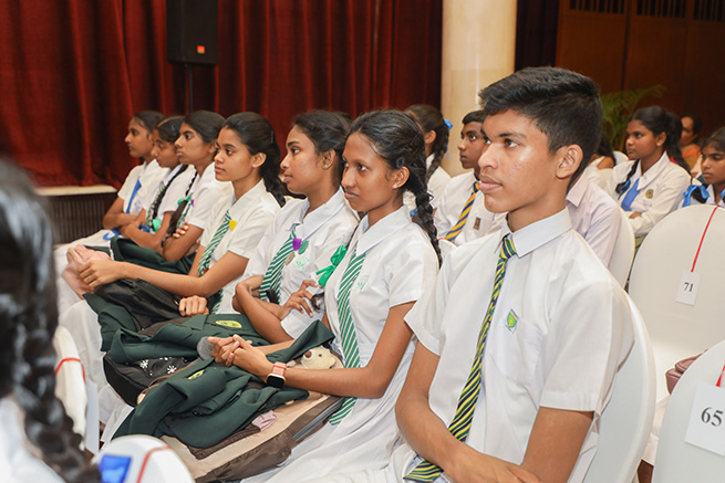 Empowering the Future: ESOFT Metro Campus Awards 1,500 UK Level 3 IT ...